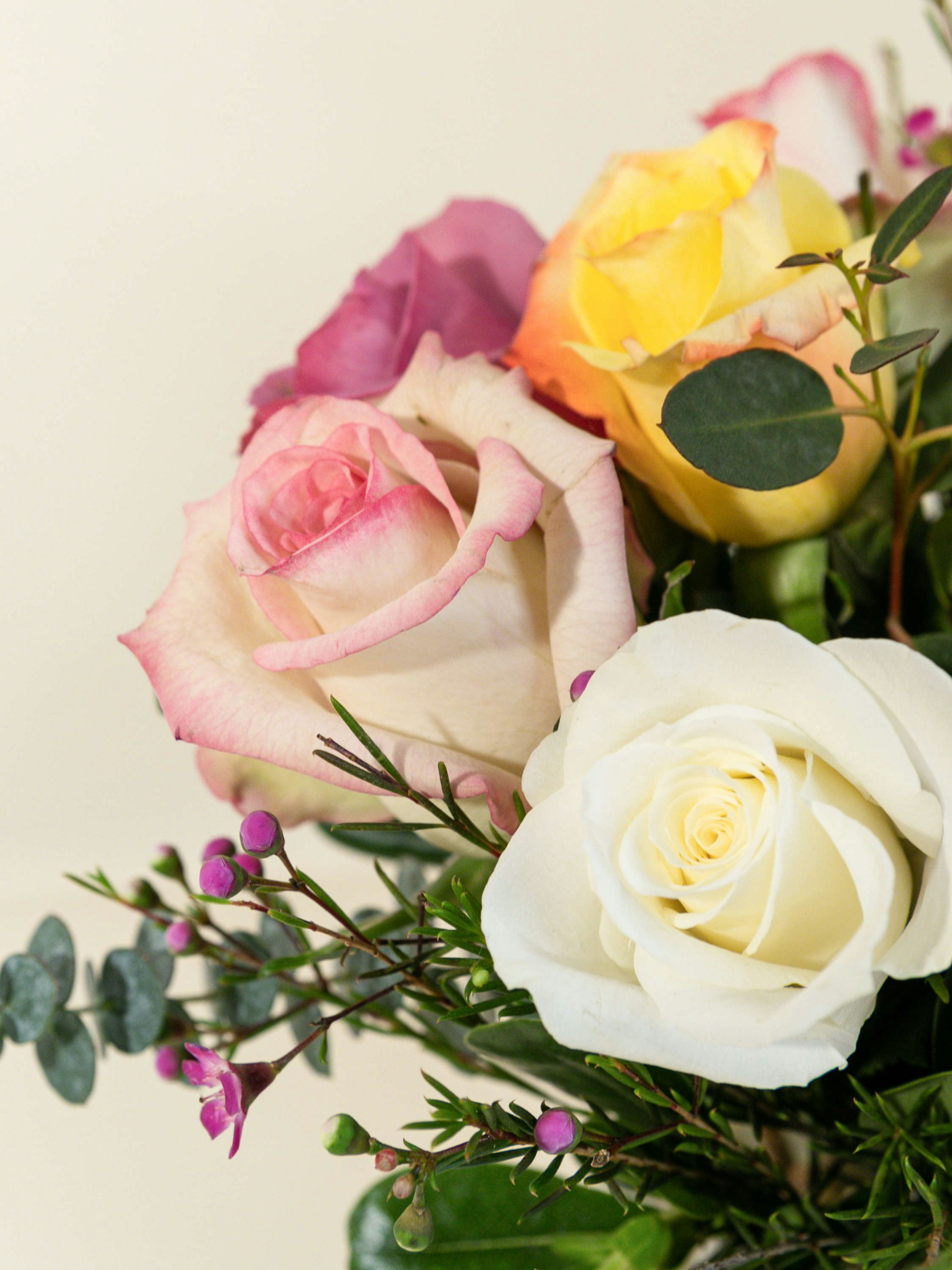 Red Glass Vase | Same-day Flower Delivery | French Florist